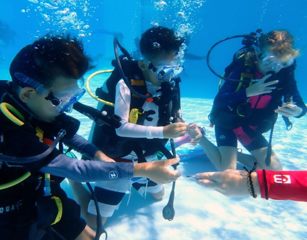 PADI Bubblemaker Kids Scuba Course in Phuket | praydive.com
