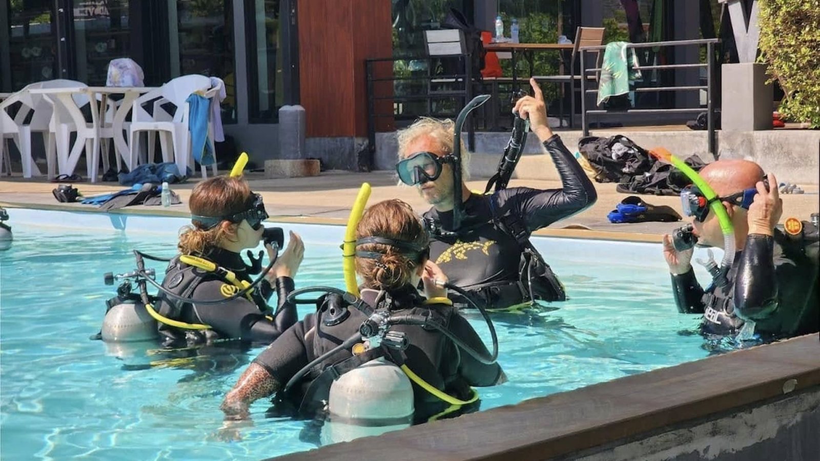 Complete your PADI Open Water Course Phuket - praydive.com