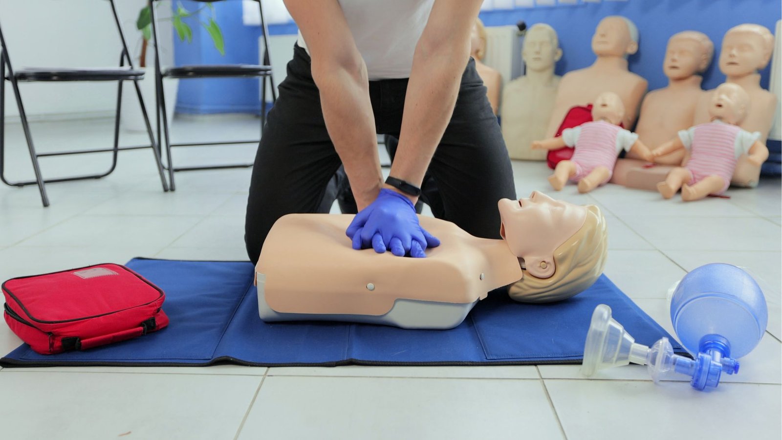 PADI Emergency First Response Course | CPR & First Aid