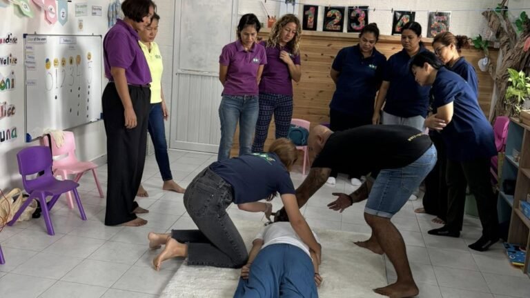 PADI Emergency First Response Course | CPR & First Aid